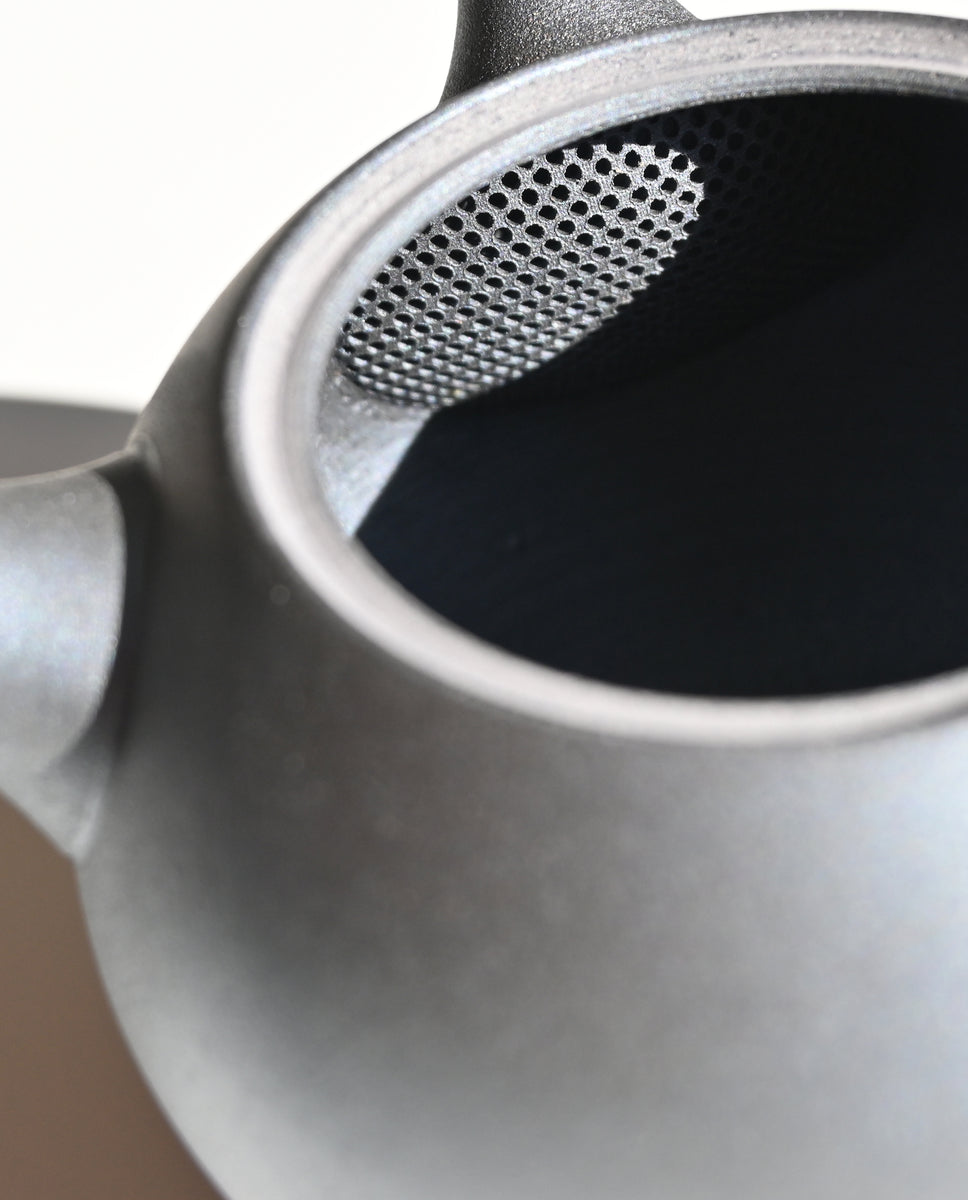 Round Tokoname Kyusu by Fujita Tokuta 310 ml - Black – sugoi sweets