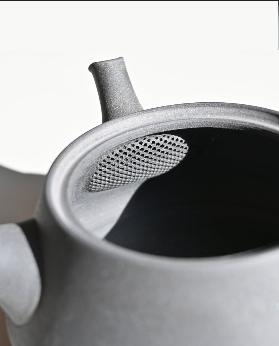 Triangle Tokoname Kyusu by Fujita Tokuta 230 ml - Black – sugoi sweets